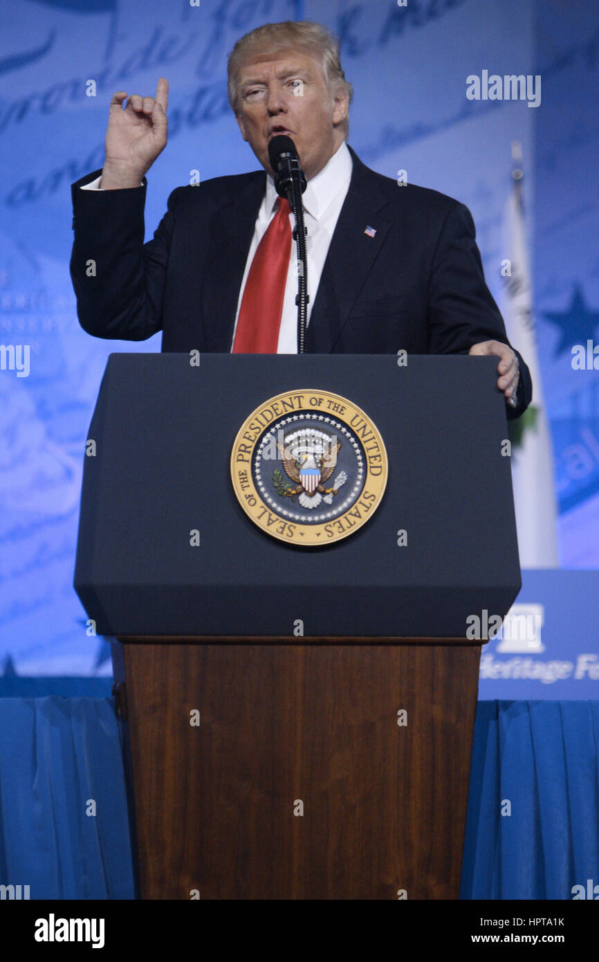 Donald trump pointing finger hi-res stock photography and images - Alamy