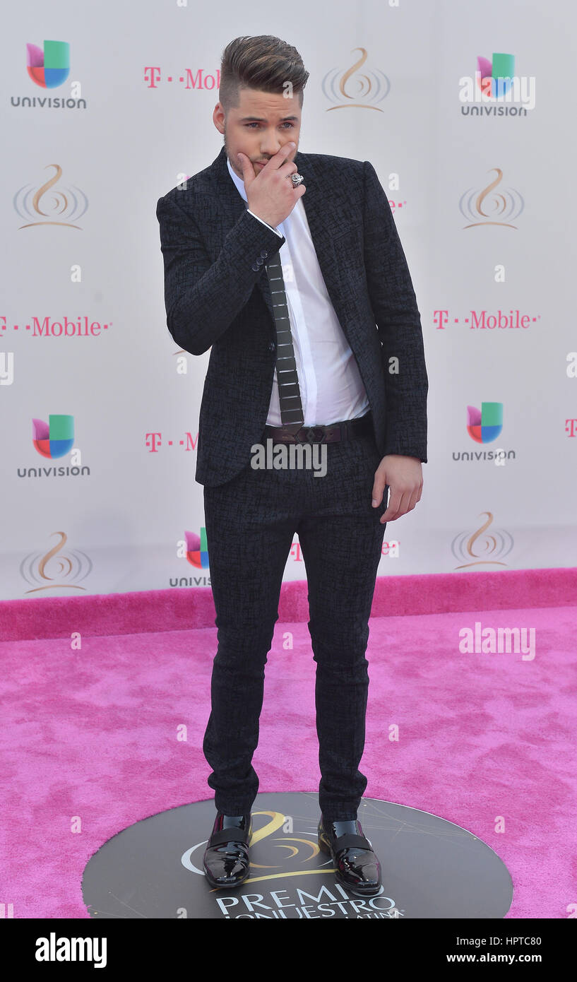 MIAMI, FL - FEBRUARY 23: William Valdés attends Univision's 29th ...