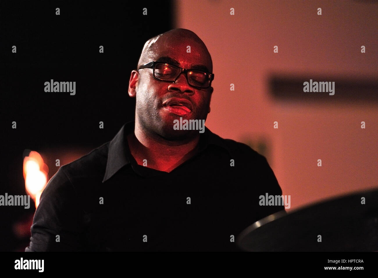 Mike Parker's Trio Theory (USA) Mike Parker- double bass, Frank Parker ...