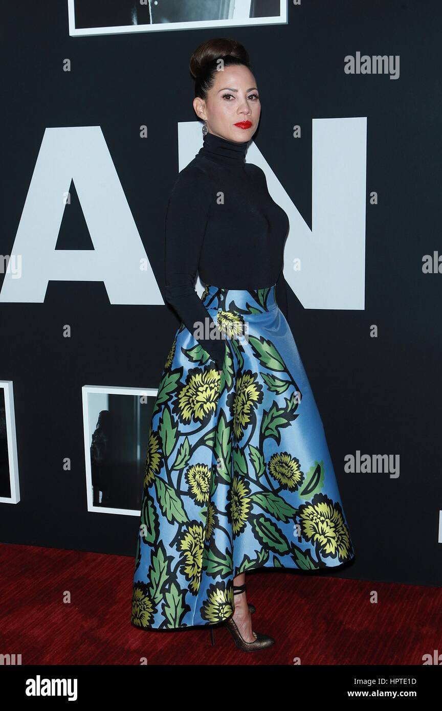 Elizabeth logan hi-res stock photography and images - Alamy