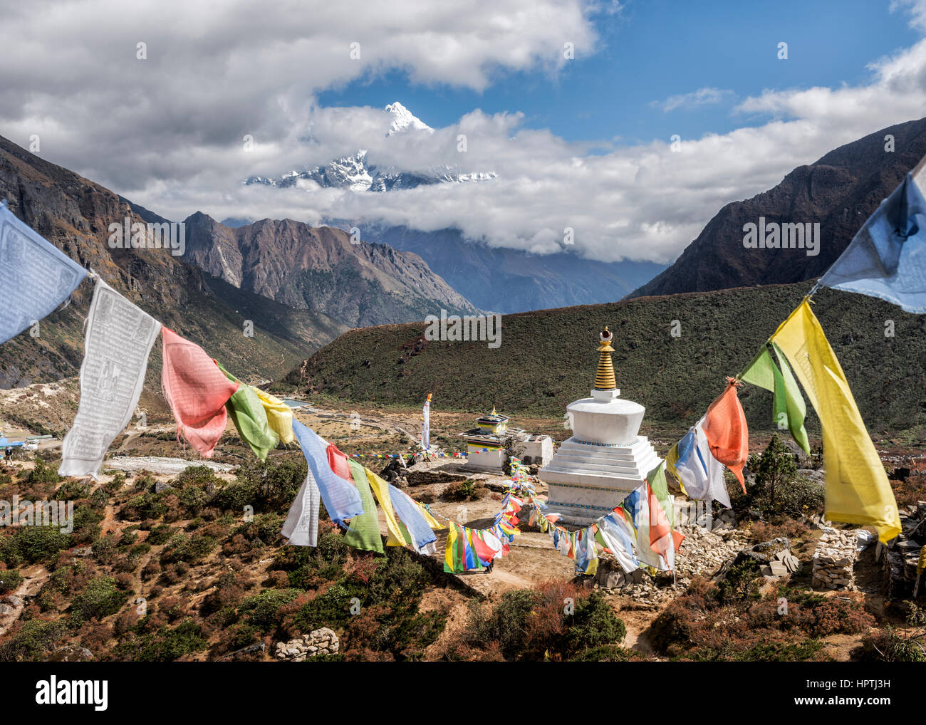 Thame himalayas nepal mountains hi-res stock photography and images - Alamy