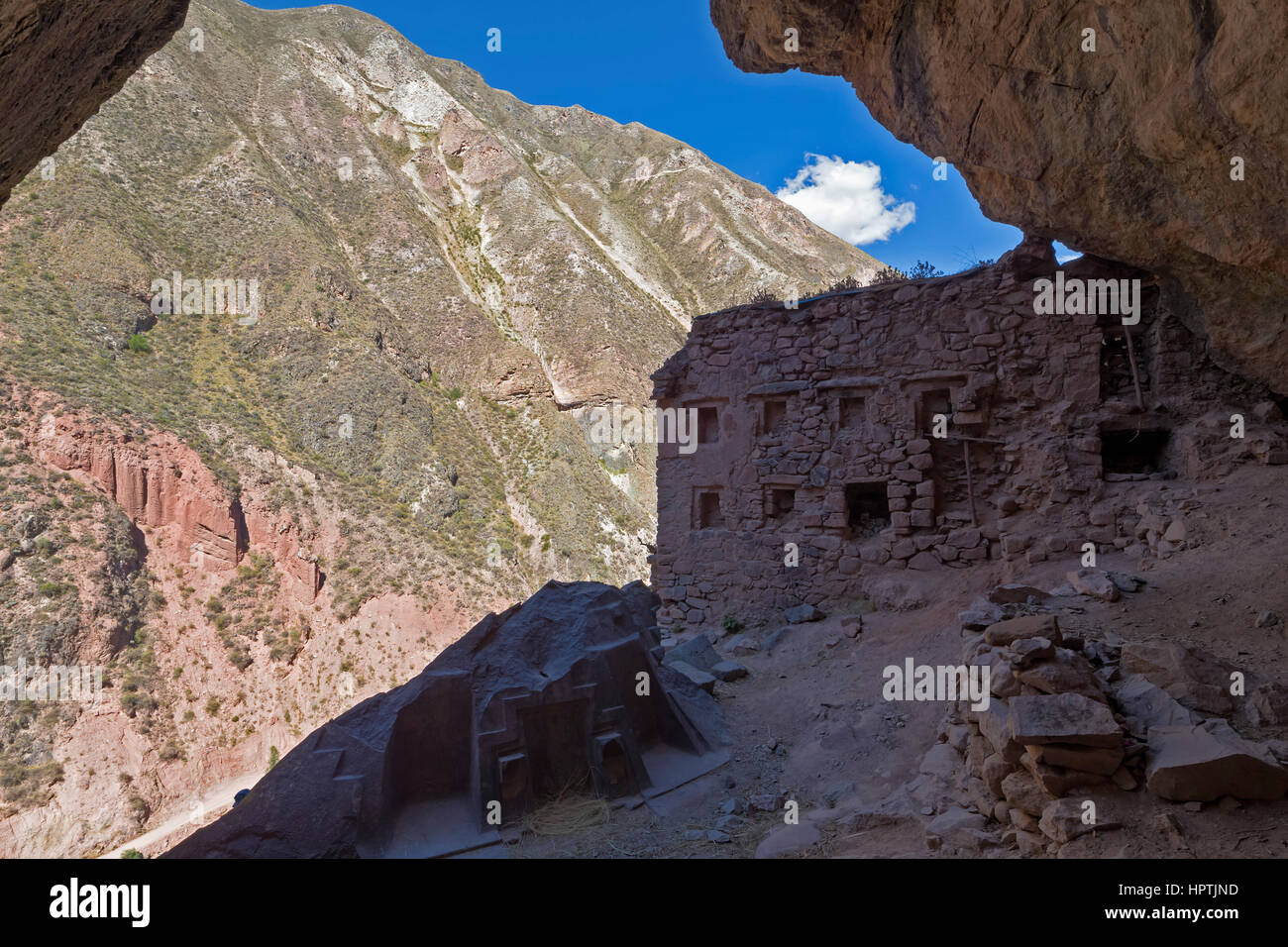 Peru, Andes, Urubamba Valley, Inca ruin in a cave Stock Photo - Alamy