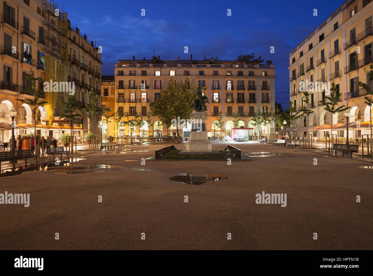 Spain, Girona, Independence Square at night Stock Photo - Alamy
