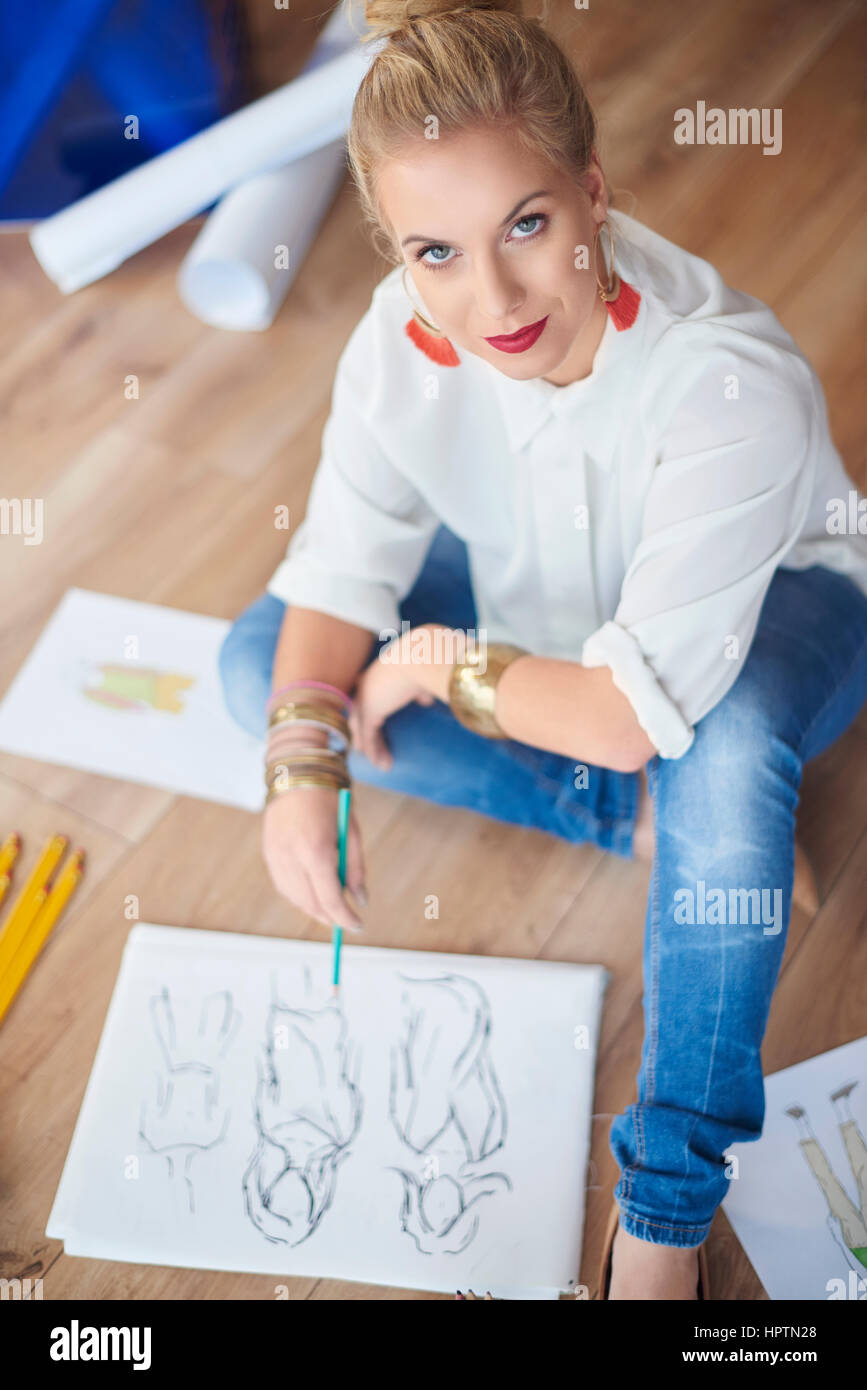 Female artist drawing hi-res stock photography and images - Alamy