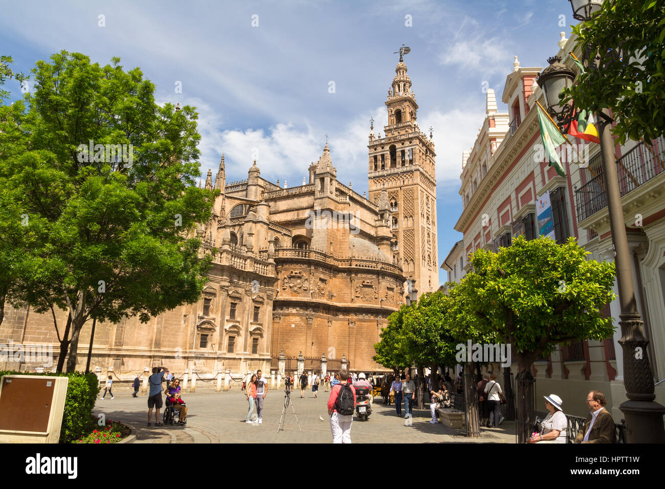 Seville cathedral exterior hi-res stock photography and images - Alamy