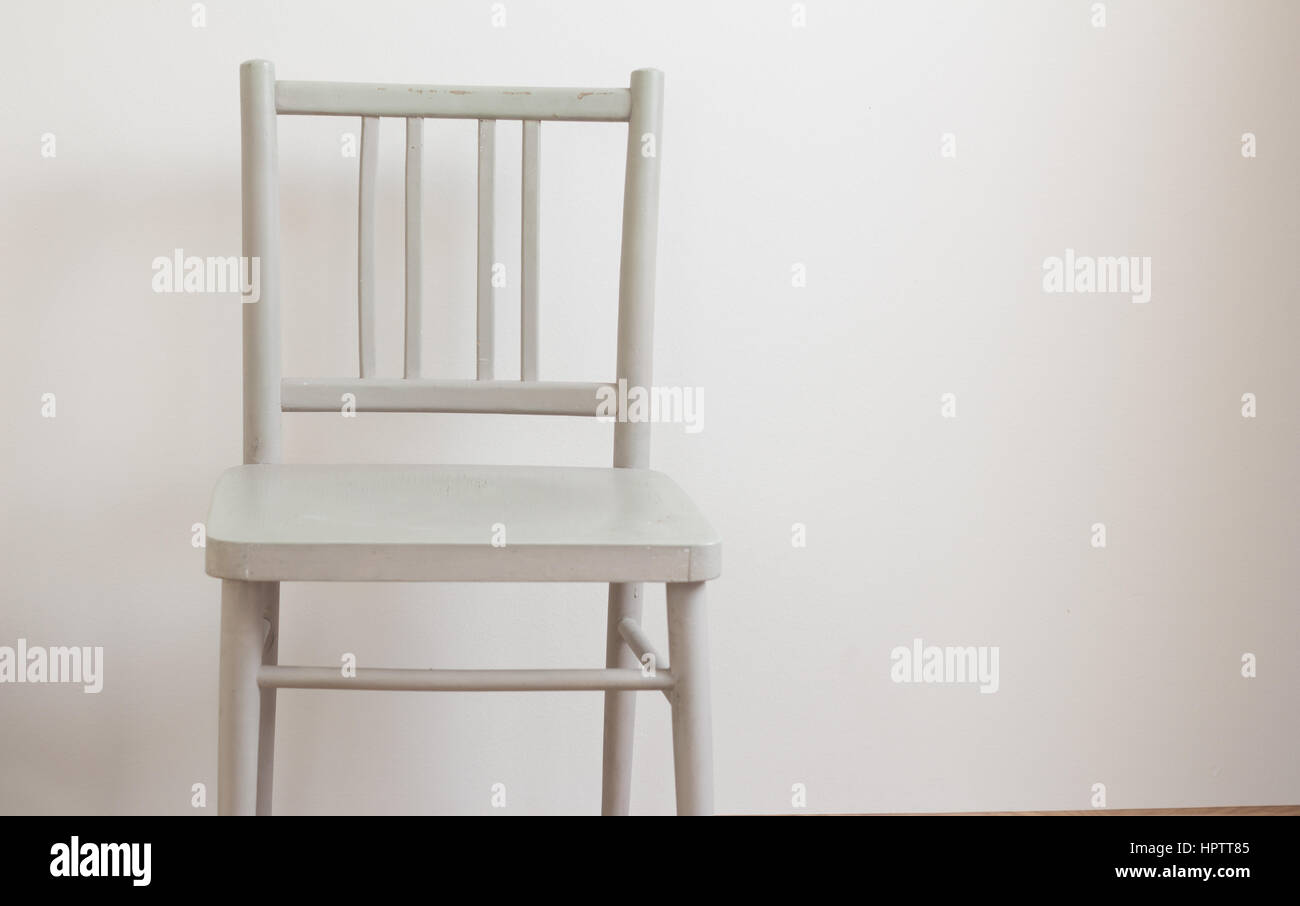 One chair empty room hi-res stock photography and images - Alamy