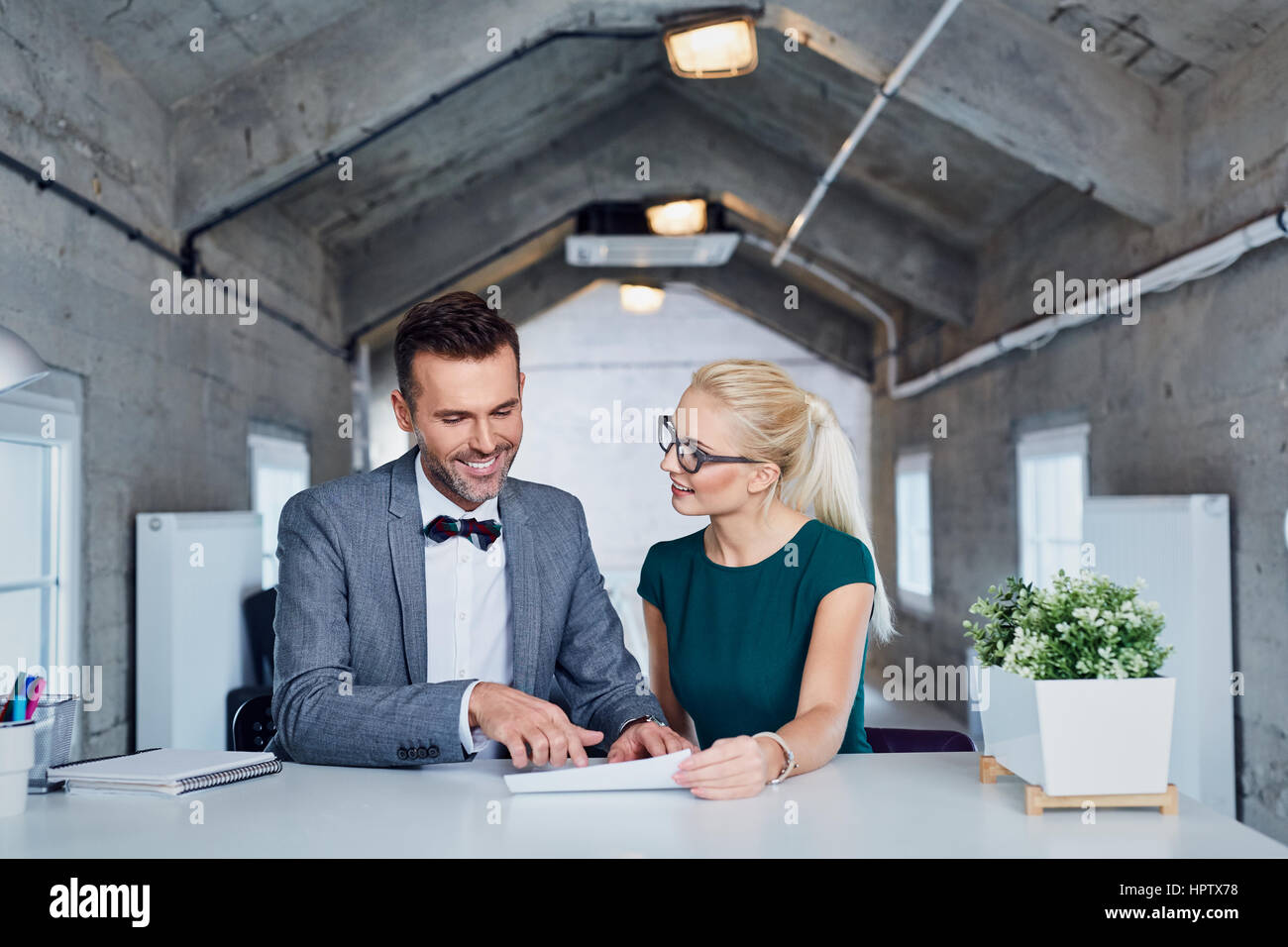 Two people business meeting hi-res stock photography and images - Alamy