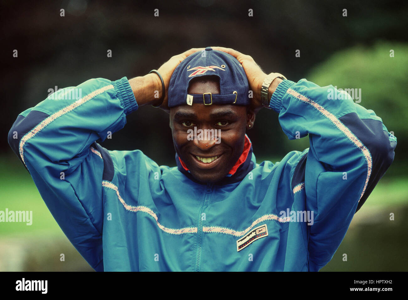 ANDY COLE MANCHESTER UNITED FC 17 August 1998 Stock Photo - Alamy