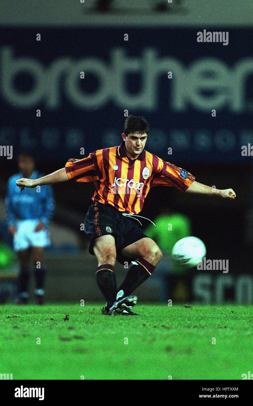 NIGEL PEPPER BRADFORD CITY 05 January 1998 Stock Photo - Alamy