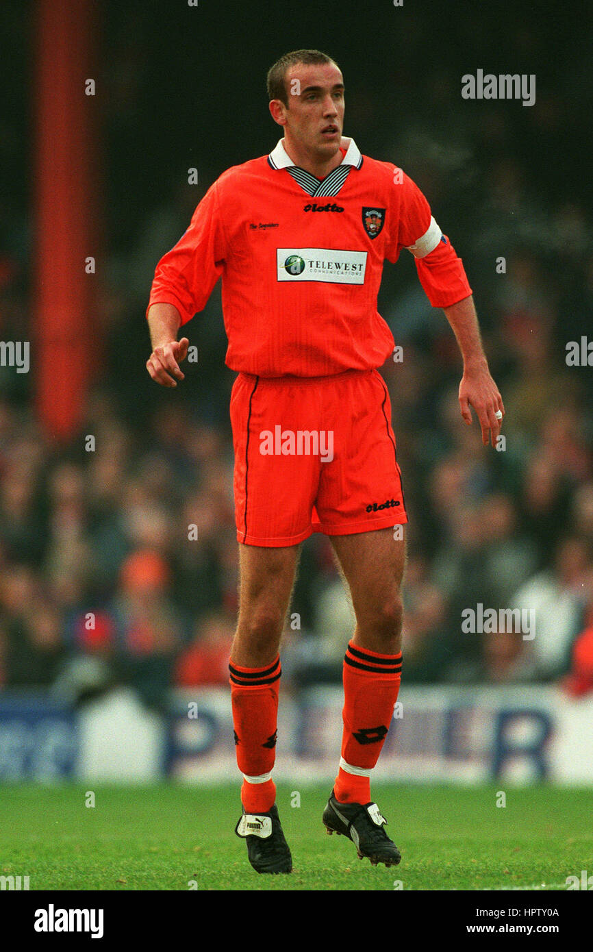 TONY BUTLER . BLACKPOOL FC 07 January 1998 Stock Photo - Alamy