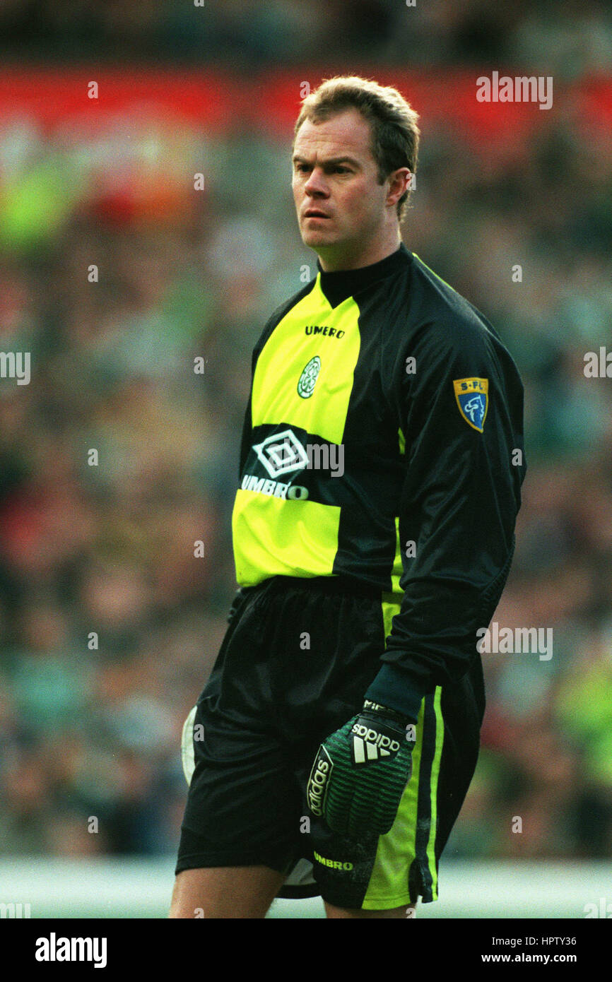 JONATHAN GOULD GLASGOW CELTIC FC 07 January 1998 Stock Photo - Alamy
