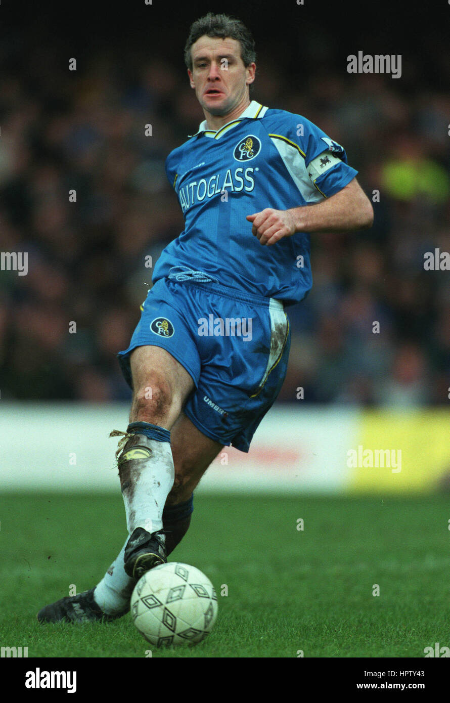 Mark hughes chelsea fc hi-res stock photography and images - Alamy