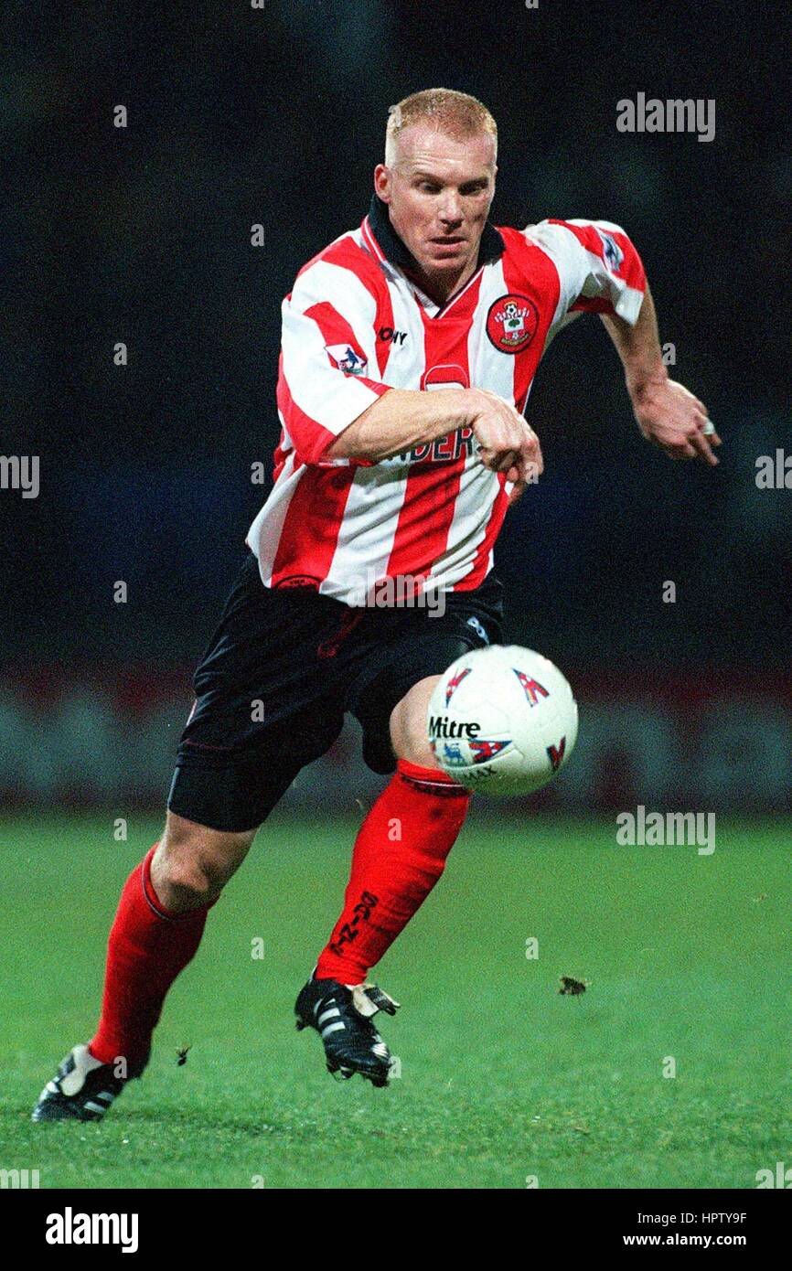 ROBBIE SLATER SOUTHAMPTON FC 12 January 1998 Stock Photo - Alamy