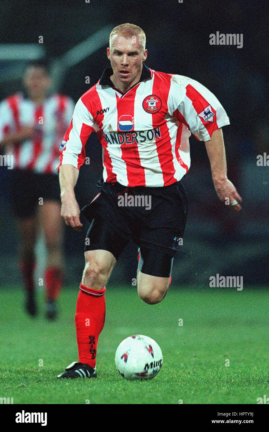 ROBBIE SLATER SOUTHAMPTON FC 12 January 1998 Stock Photo - Alamy