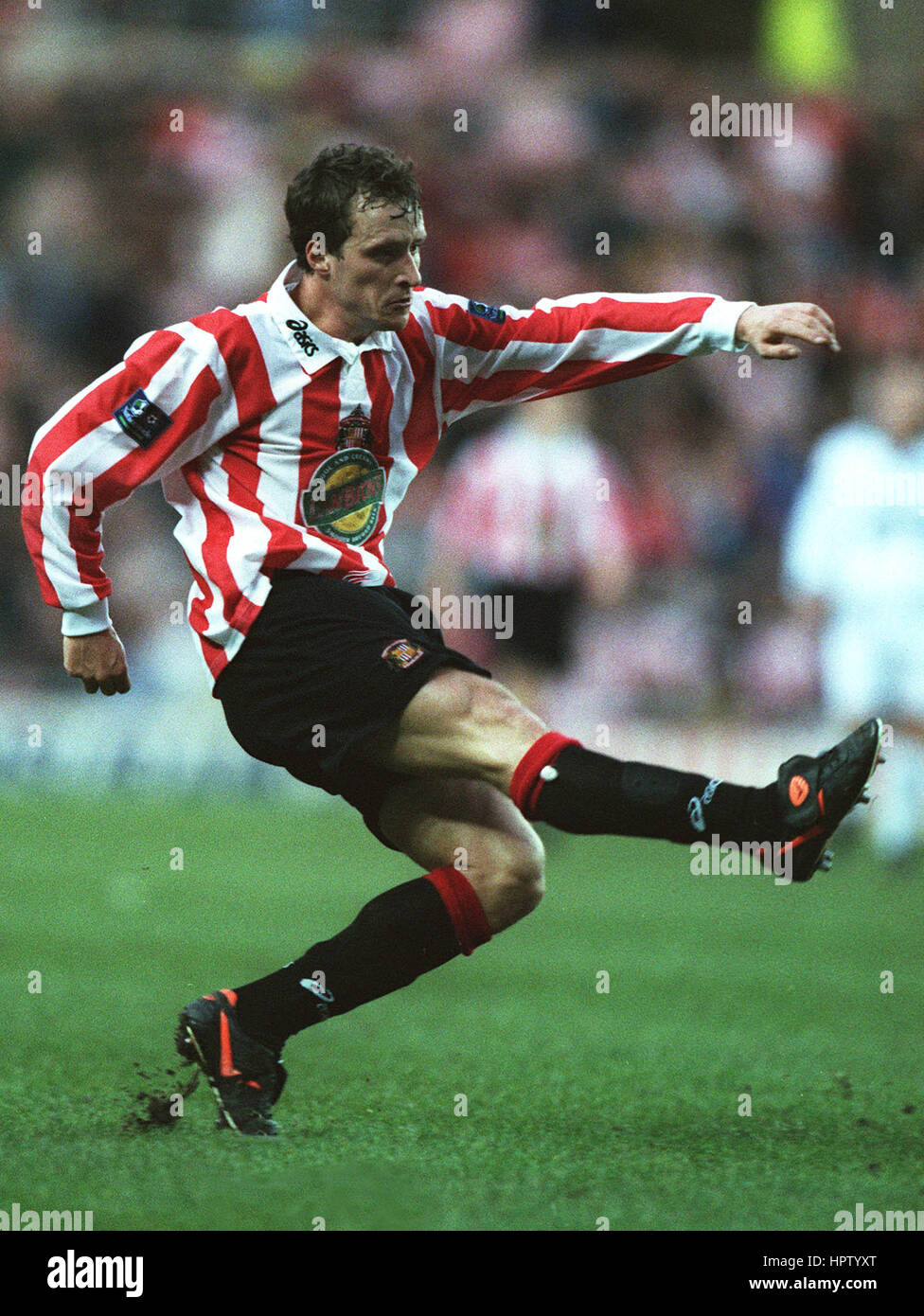 NICKY SUMMERBEE MANCHESTER CITY FC 23 January 1998 Stock Photo - Alamy