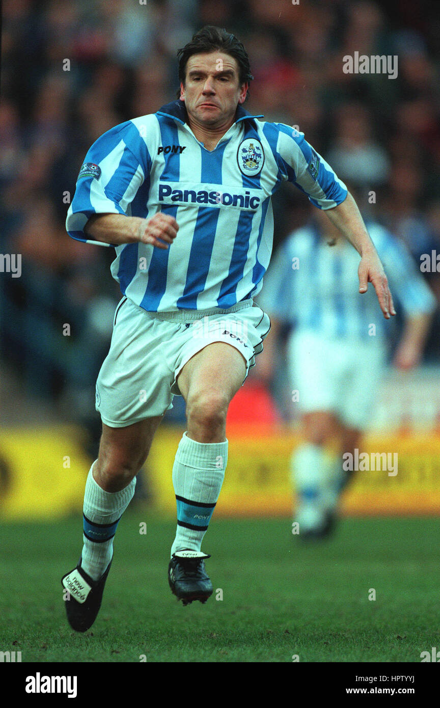 DAVID PHILLIPS HUDDERSFIELD TOWN FC 26 January 1998 Stock Photo - Alamy