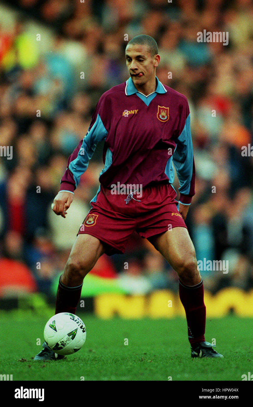 Rio ferdinand 1998 hi-res stock photography and images - Alamy