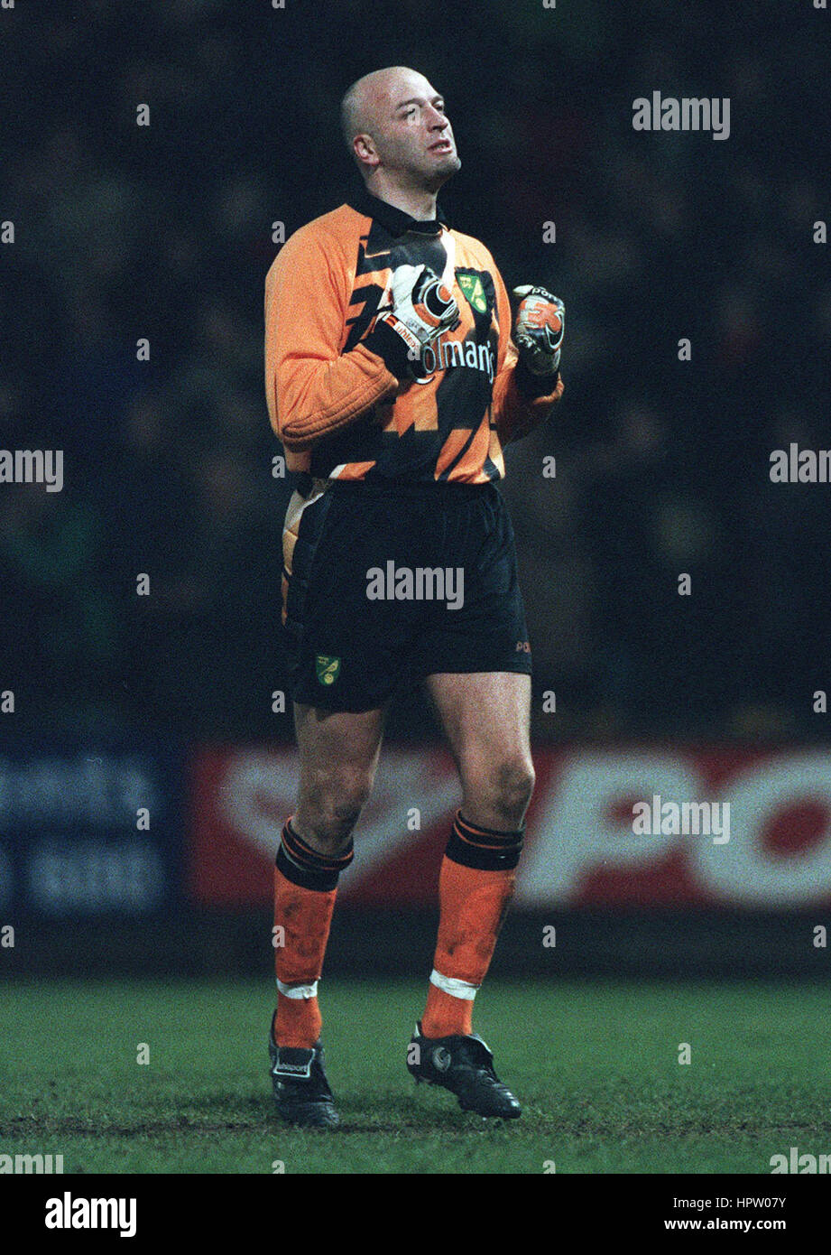 Bryan gunn norwich hi-res stock photography and images - Alamy