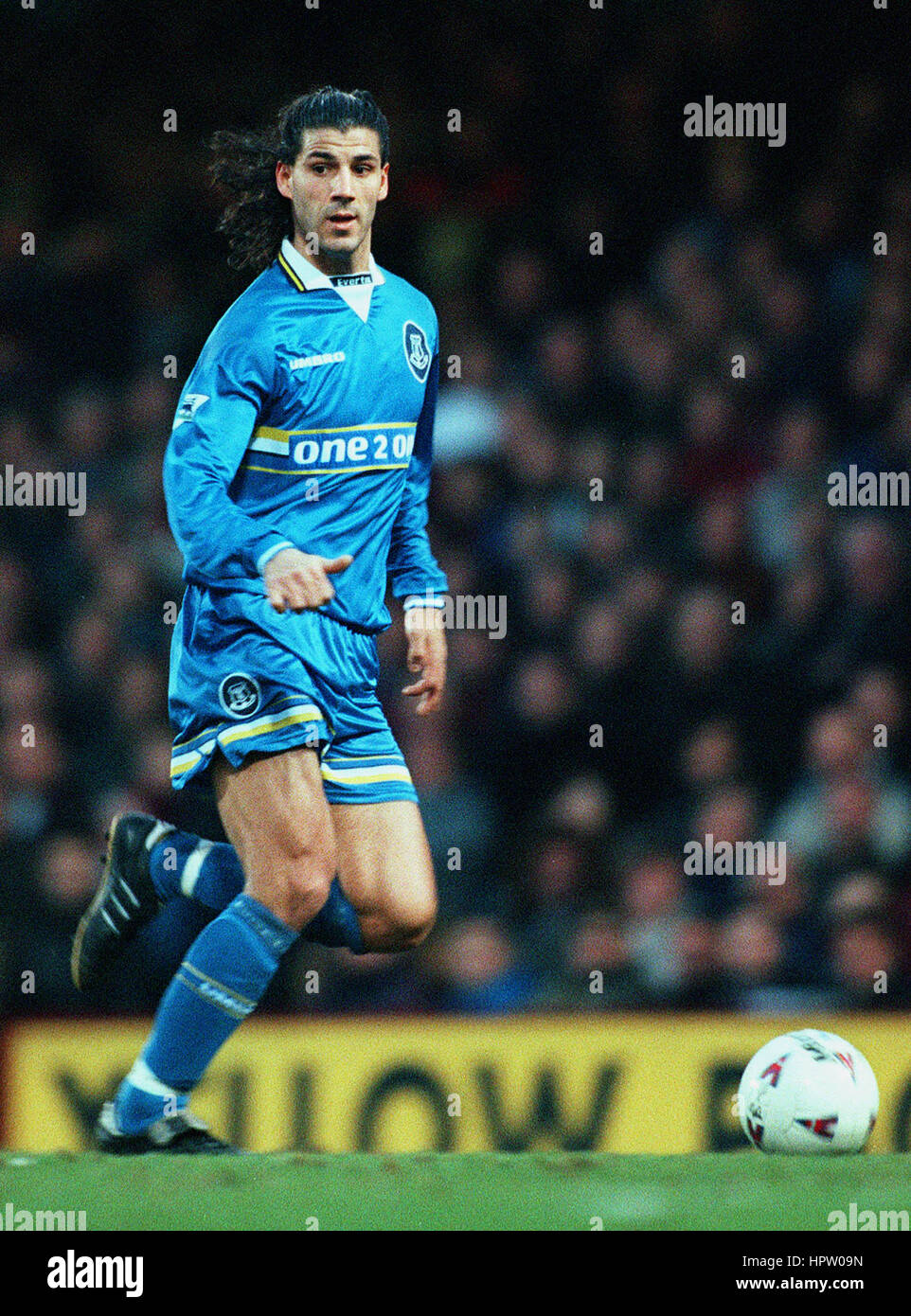 Madar everton hi-res stock photography and images - Alamy