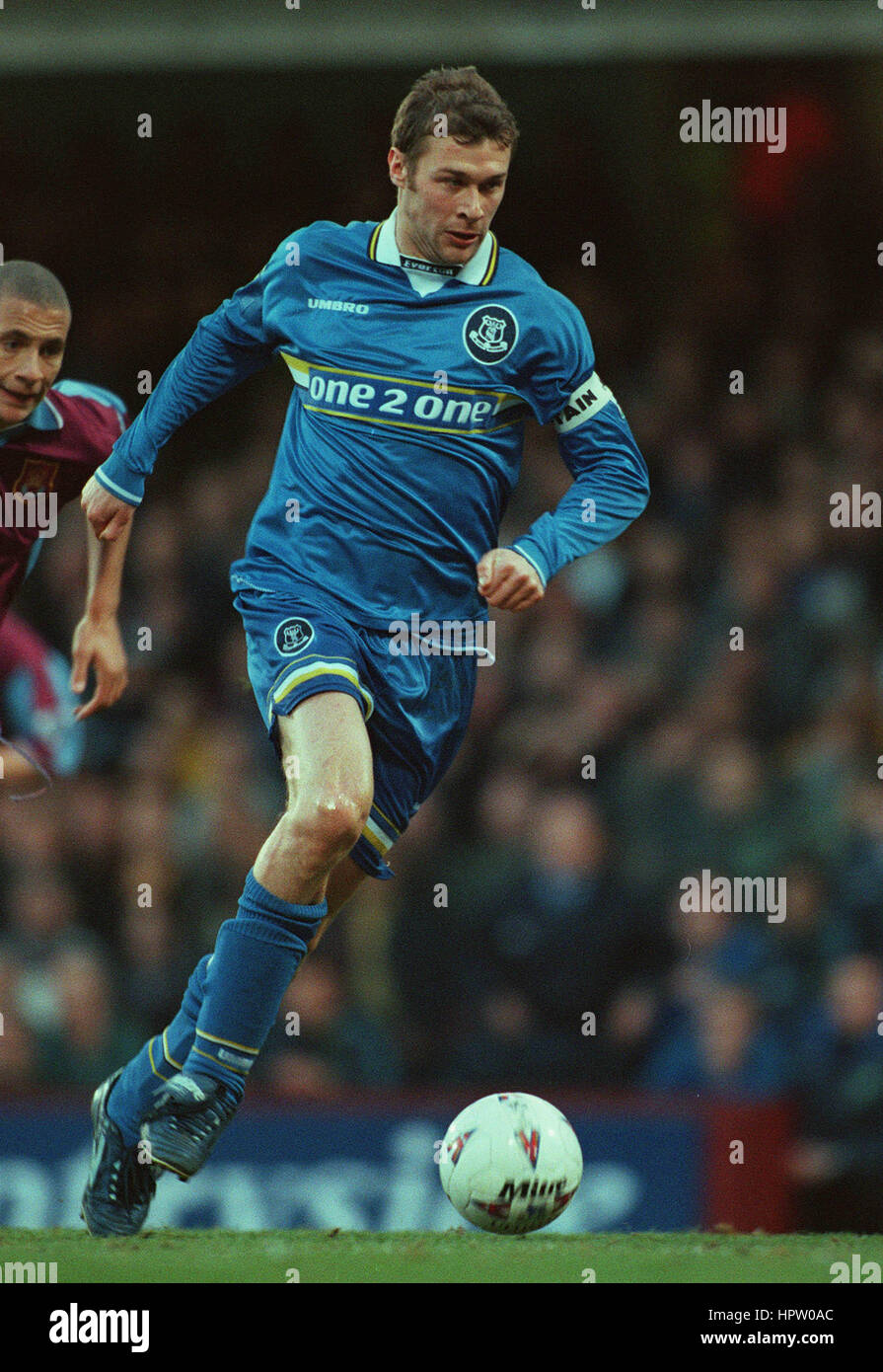 DUNCAN FERGUSON EVERTON FC 02 February 1998 Stock Photo - Alamy