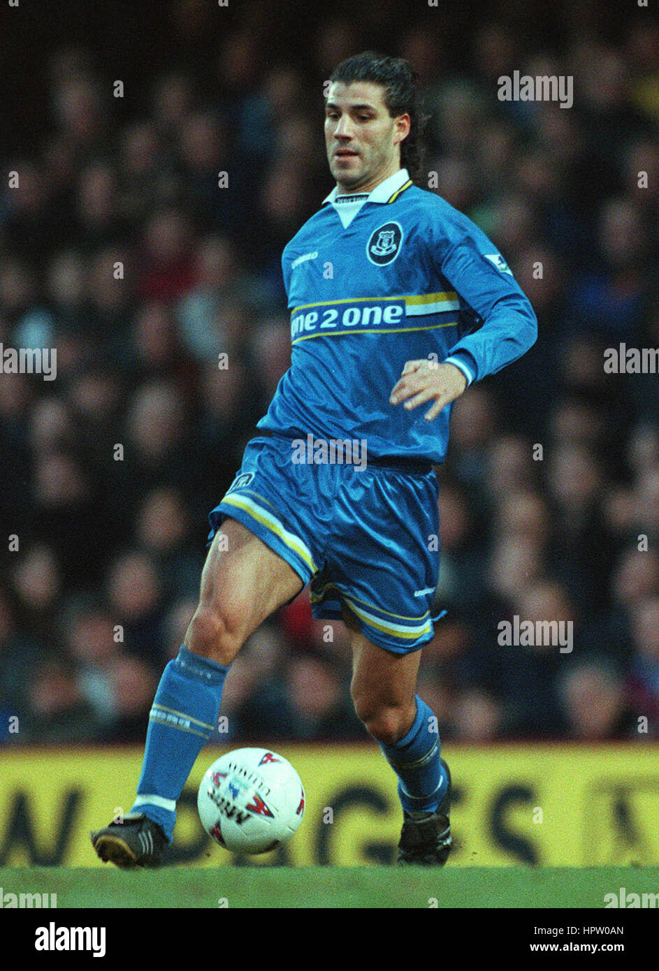 Mickael madar hi-res stock photography and images - Alamy