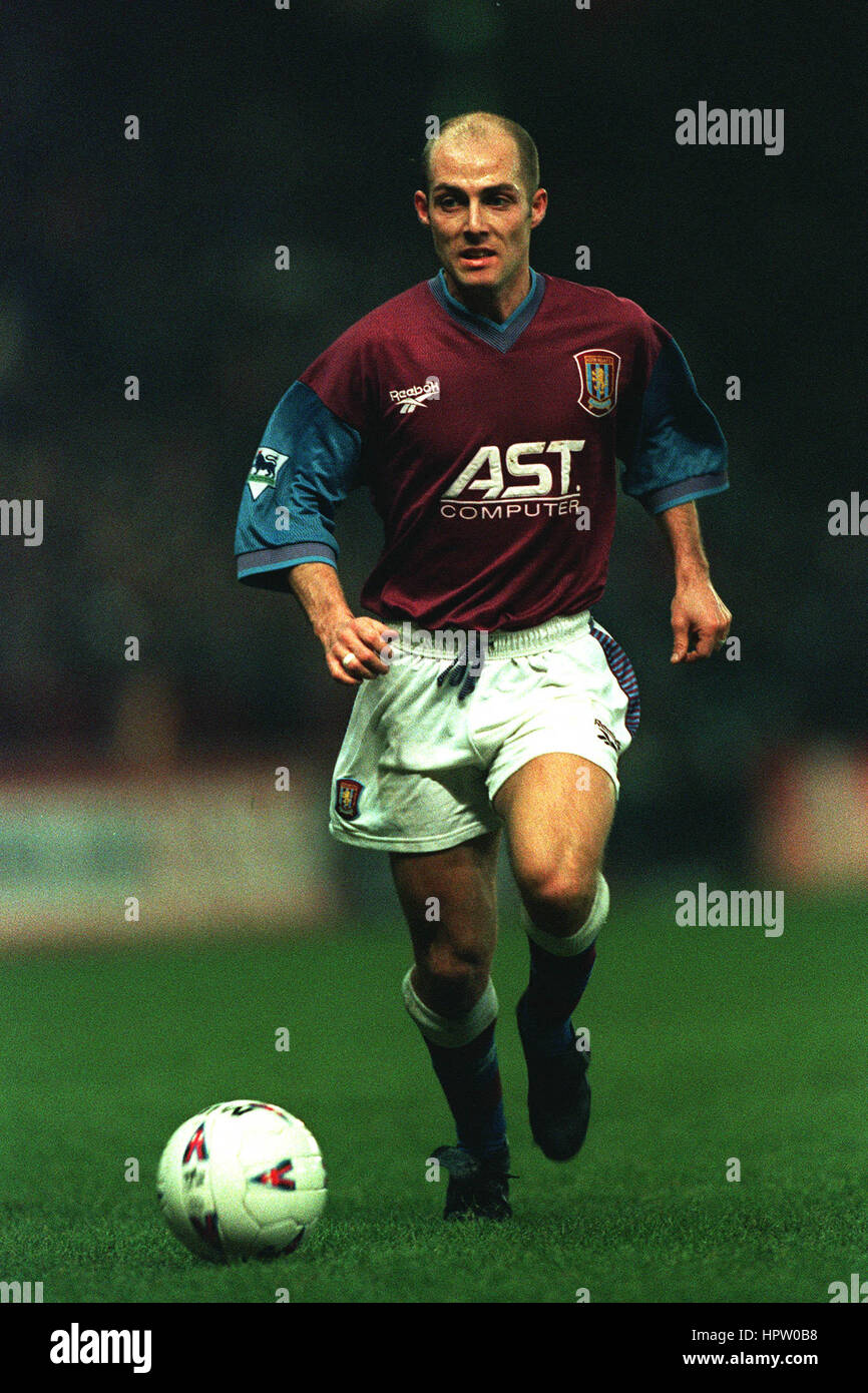 ALAN WRIGHT ASTON VILLA FC 03 February 1998 Stock Photo - Alamy