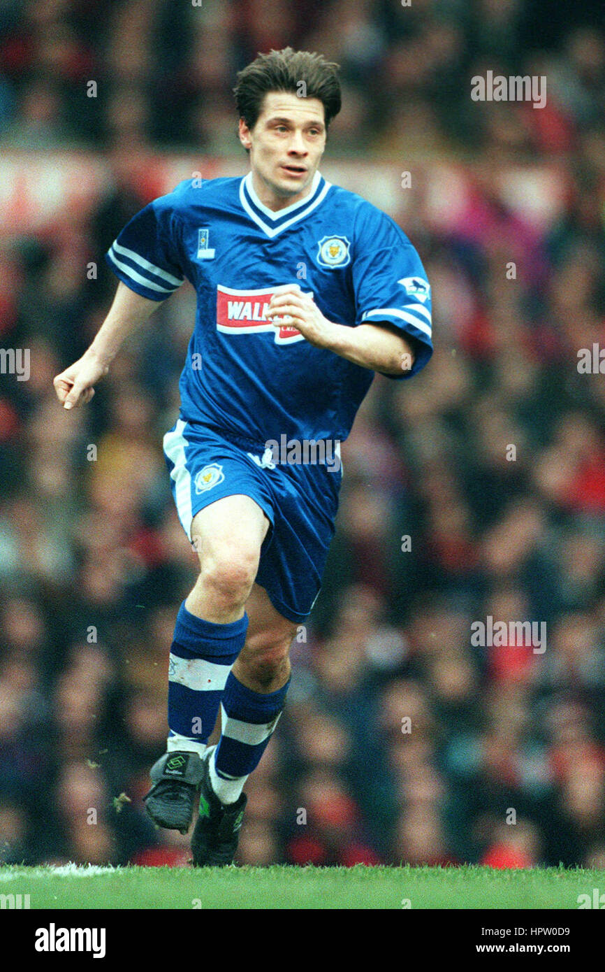 Tony cottee hi-res stock photography and images - Alamy