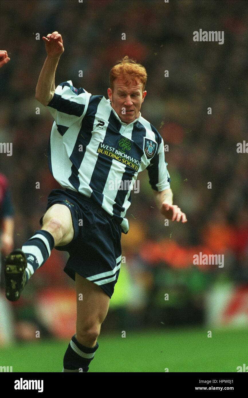 LEE HUGHES WEST BROMWICH ALBION FC 03 February 1998 Stock Photo - Alamy