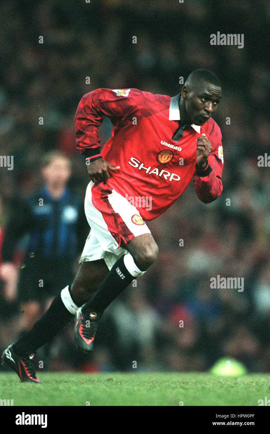 ANDY COLE MANCHESTER UNITED FC 09 February 1998 Stock Photo - Alamy