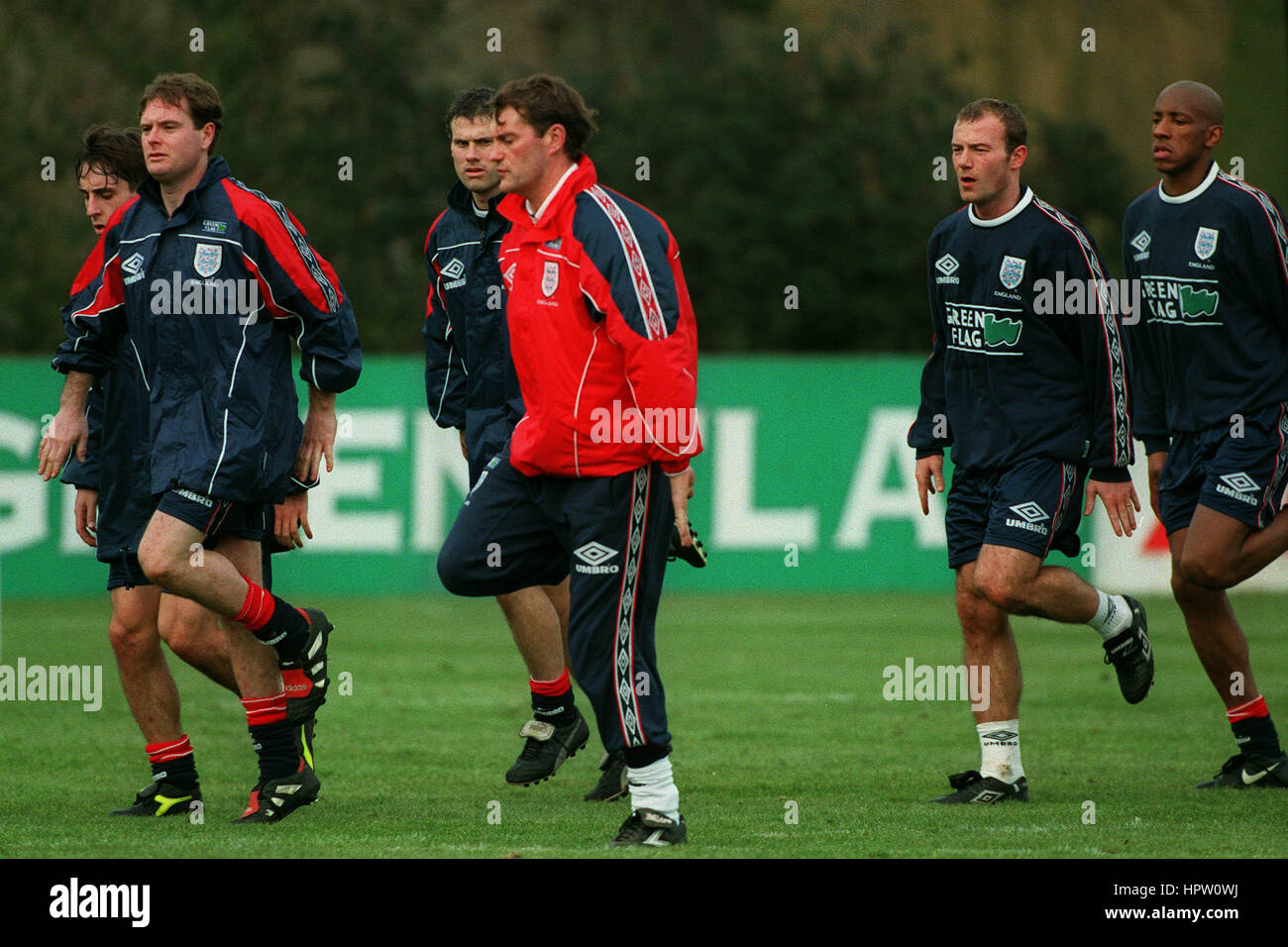 ENGLAND PLAYERS TRAINING BISHAM ABBEY 10 February 1998 Stock Photo - Alamy