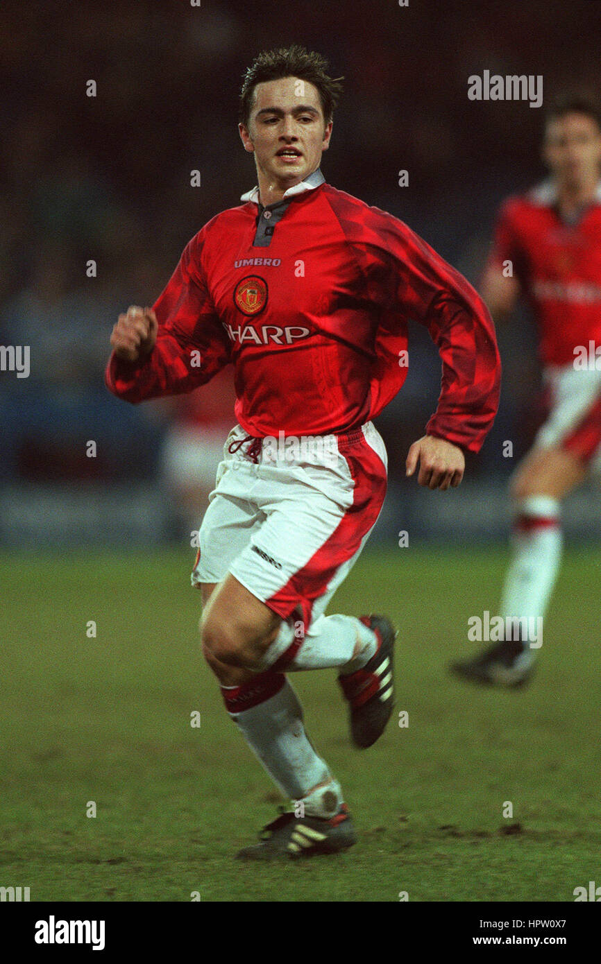MICHAEL CLEGG MANCHESTER UNITED FC 12 February 1998 Stock Photo - Alamy