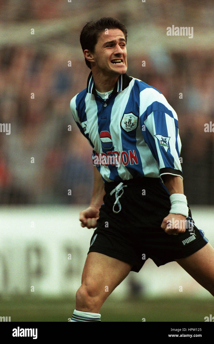 BENITO CARBONE SHEFFIELD WED V LIVERPOOL 14 February 1998 Stock Photo ...