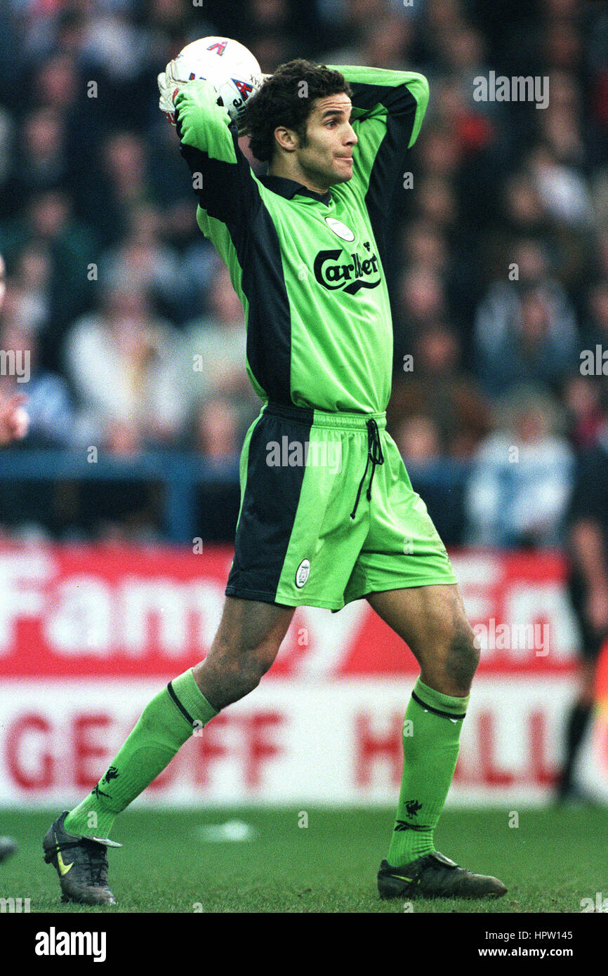 DAVID JAMES LIVERPOOL FC 16 February 1998 Stock Photo - Alamy