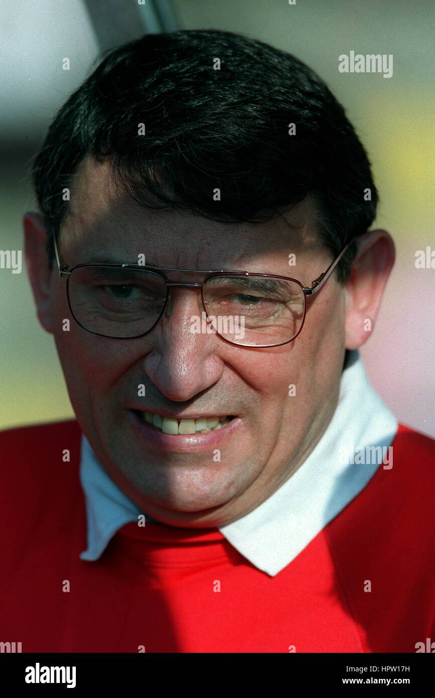 GRAHAM TAYLOR WATFORD FC MANAGER 16 February 1998 Stock Photo - Alamy