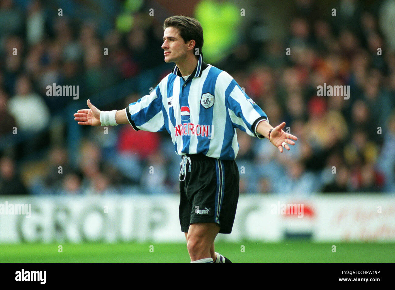 BENITO CARBONE SHEFFIELD WEDNESDAY FC 23 February 1998 Stock Photo - Alamy