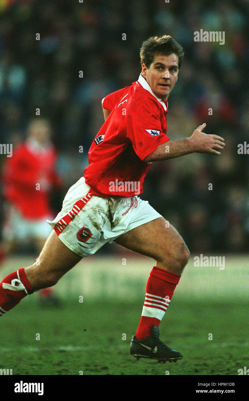 JOHN HENDRIE BARNSLEY FC 23 February 1998 Stock Photo - Alamy