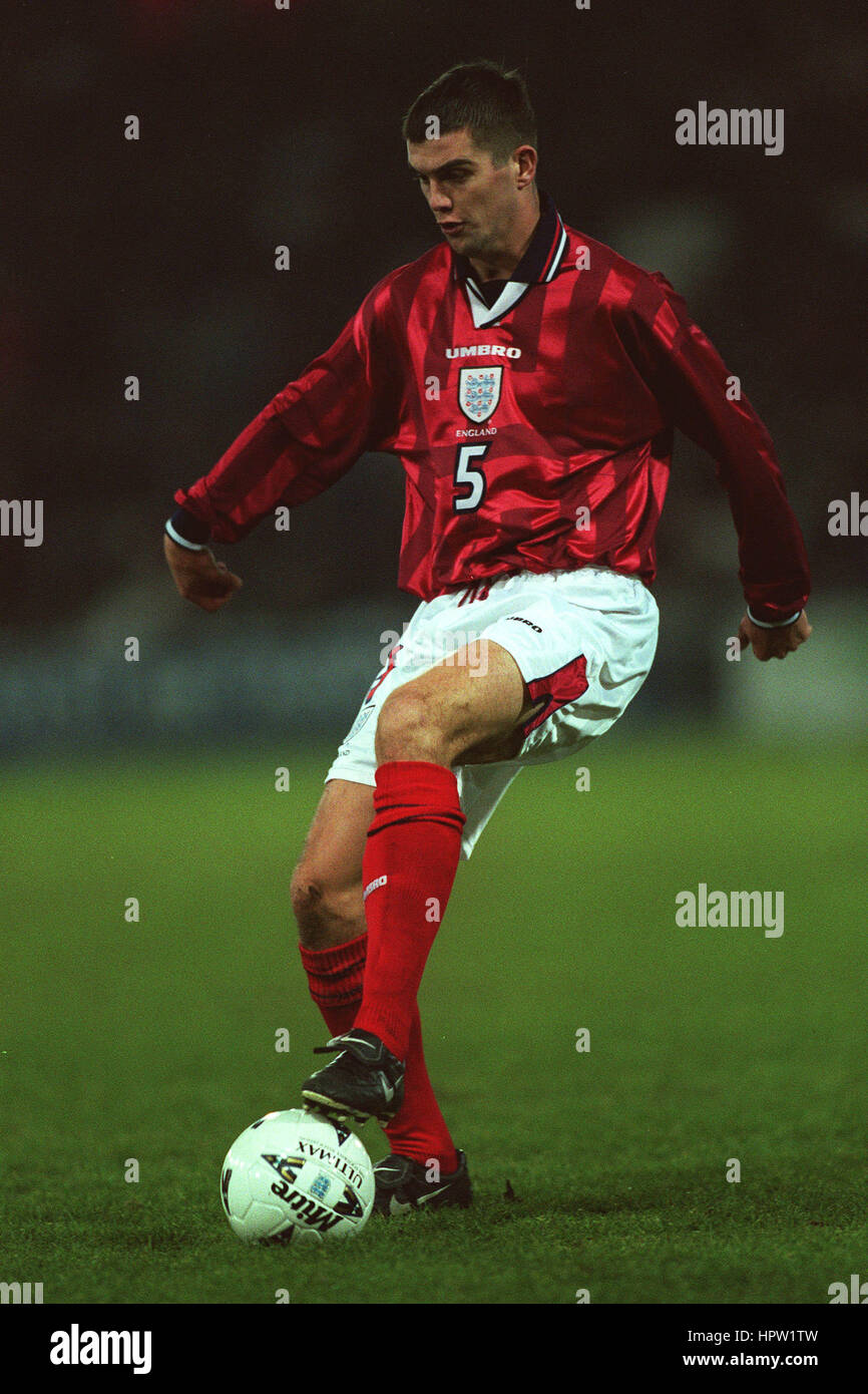 DOMINIC MATTEO ENGLAND B & LIVERPOOL FC. 02 March 1998 Stock Photo - Alamy