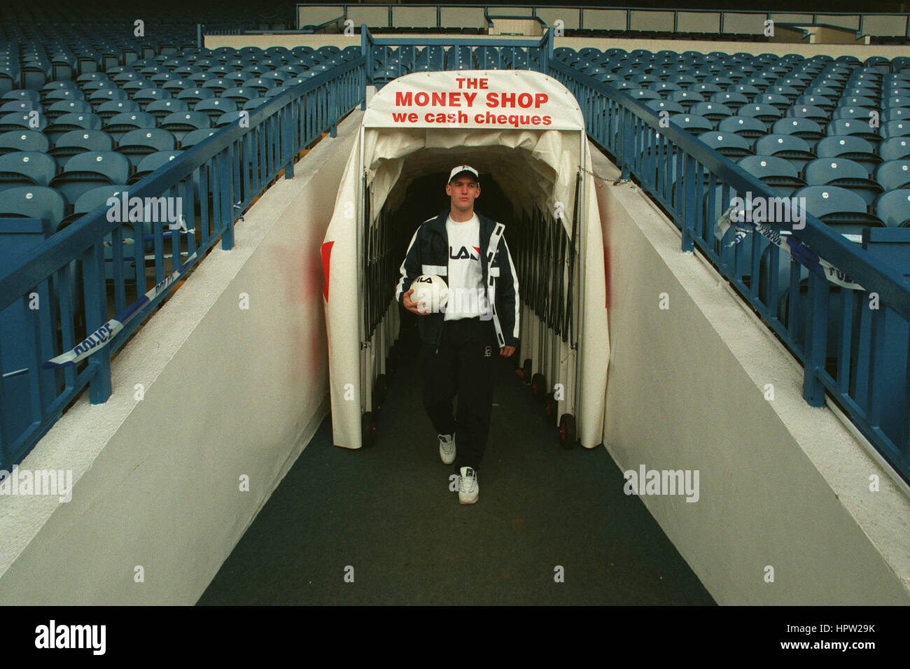 ANDY BOOTH SHEFFIELD WEDNESDAY FC 19 March 1998 Stock Photo - Alamy