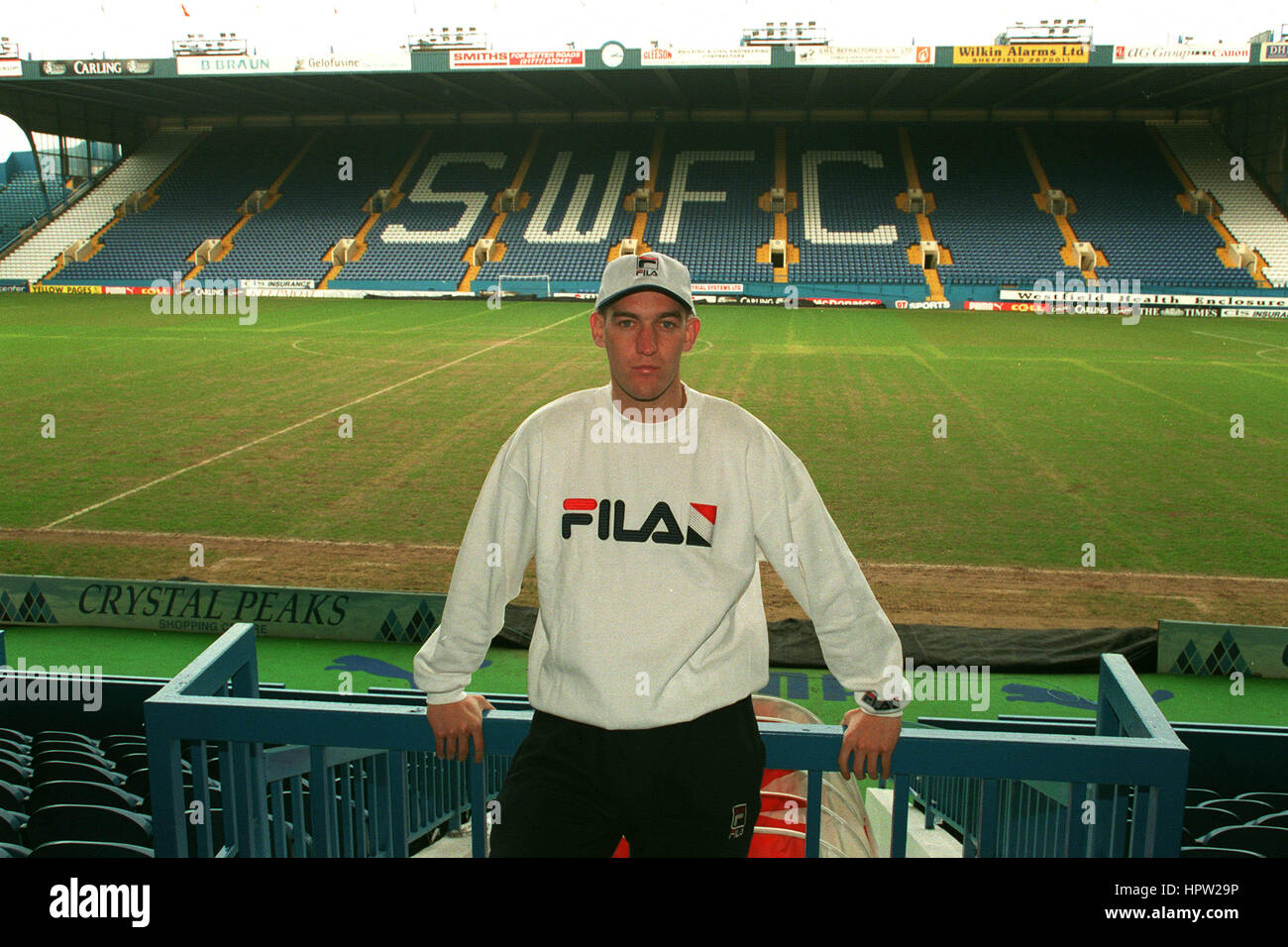 ANDY BOOTH SHEFFIELD WEDNESDAY FC 19 March 1998 Stock Photo - Alamy