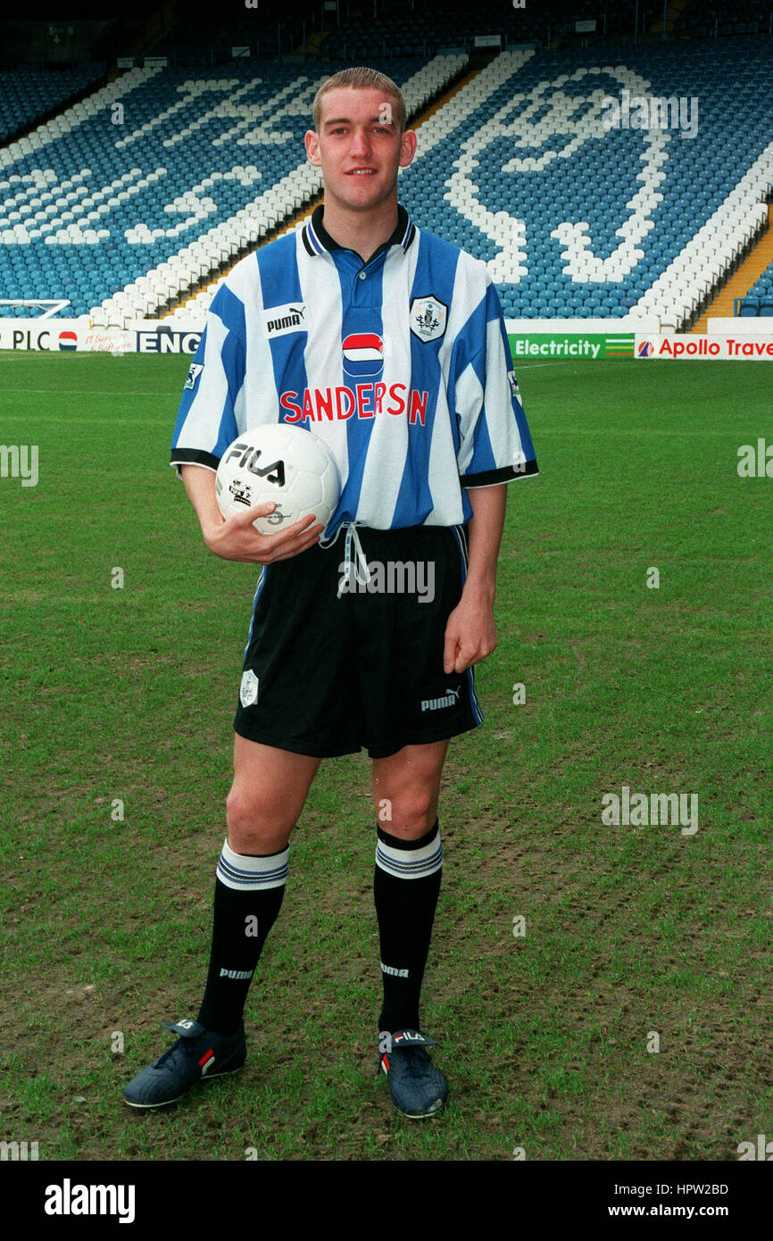 ANDY BOOTH SHEFFIELD WEDNESDAY FC 19 March 1998 Stock Photo - Alamy