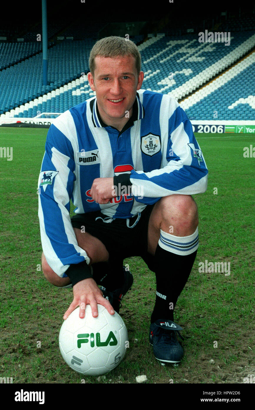 PETER ATHERTON SHEFFIELD WEDNESDAY FC 19 March 1998 Stock Photo - Alamy