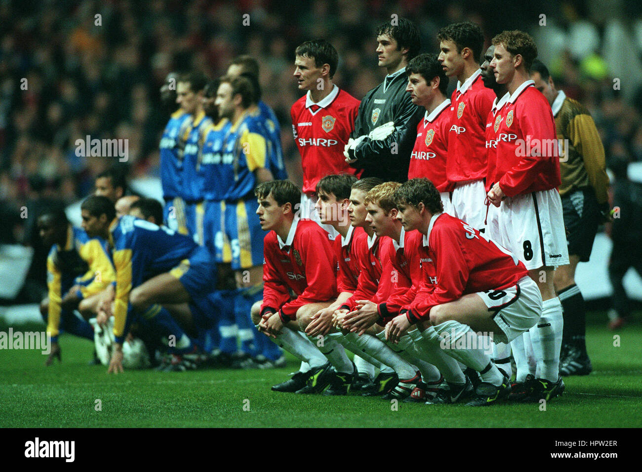 1998 manchester united team hi-res stock photography and images - Alamy