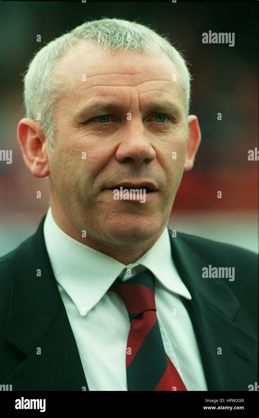 Peter reid sunderland manager hi-res stock photography and images - Alamy