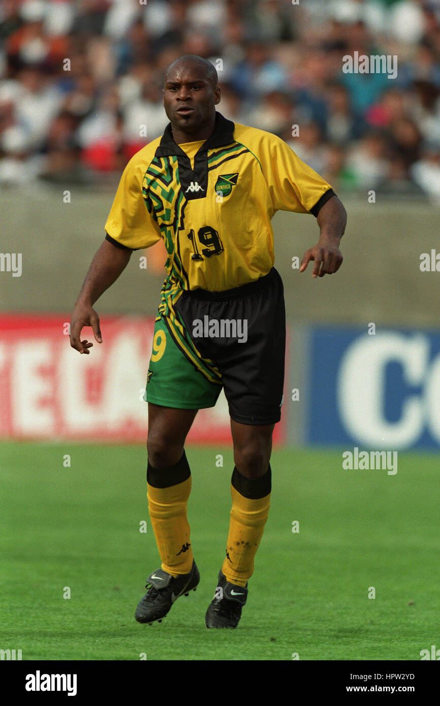 FRANK SINCLAIR JAMAICA & CHELSEA FC 19 February 1998 Stock Photo - Alamy