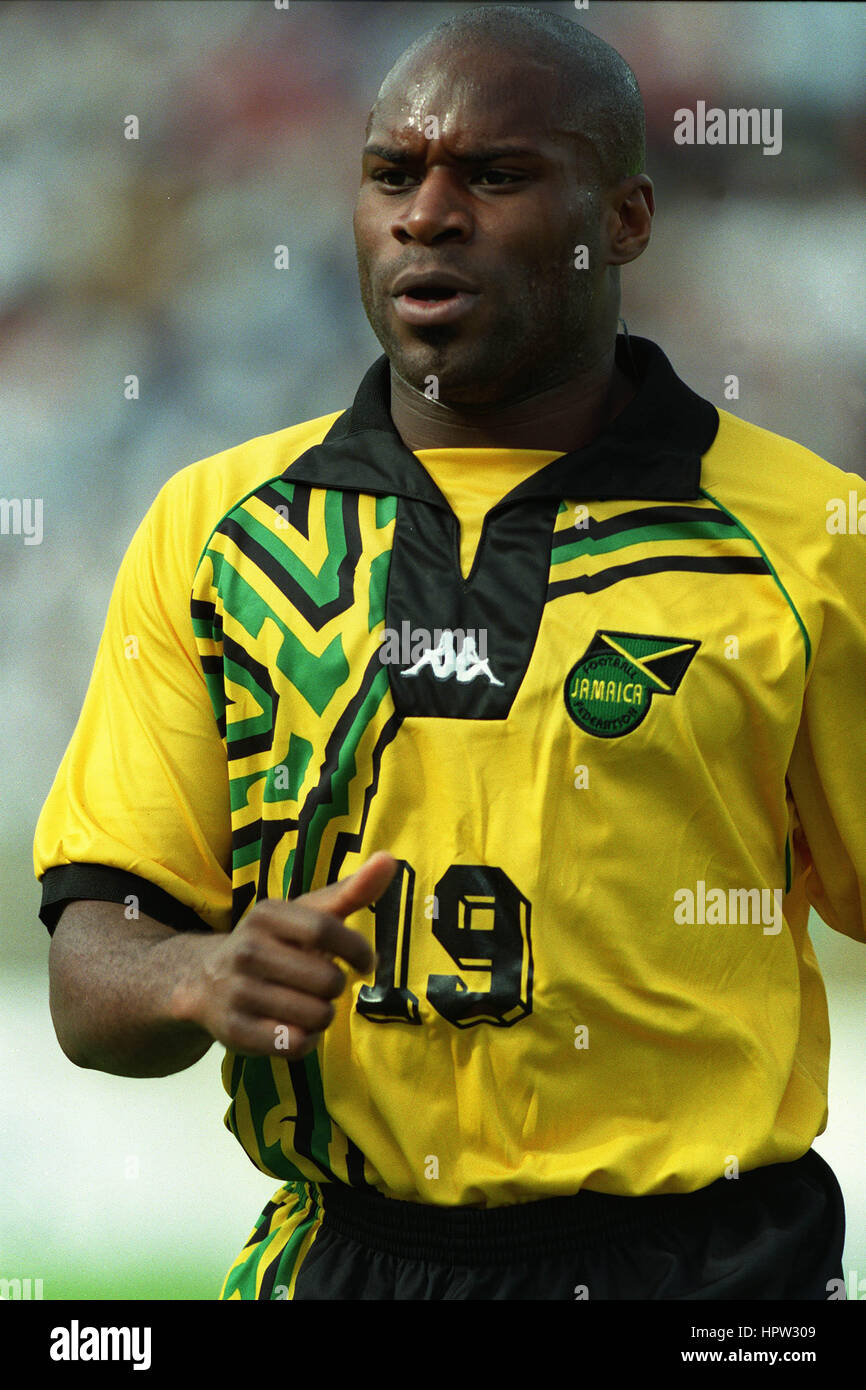 FRANK SINCLAIR JAMAICA & CHELSEA FC 19 February 1998 Stock Photo - Alamy