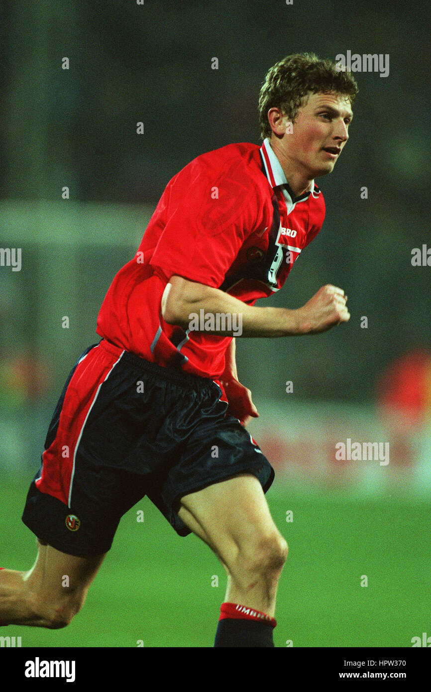 TORE ANDRE FLO NORWAY & CHELSEA FC 27 February 1998 Stock Photo - Alamy