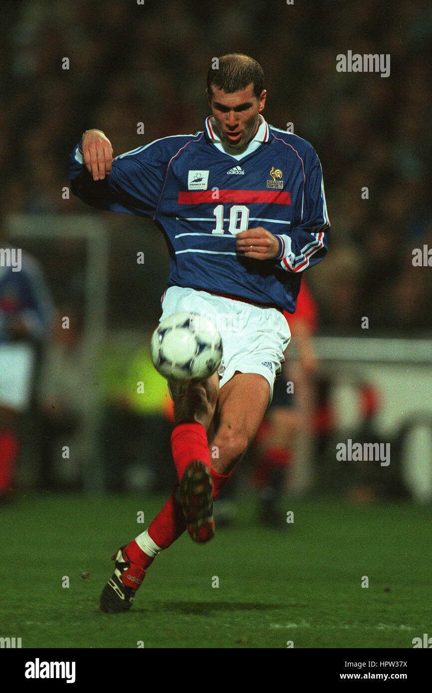 Zidane 1998 hi-res stock photography and images - Alamy
