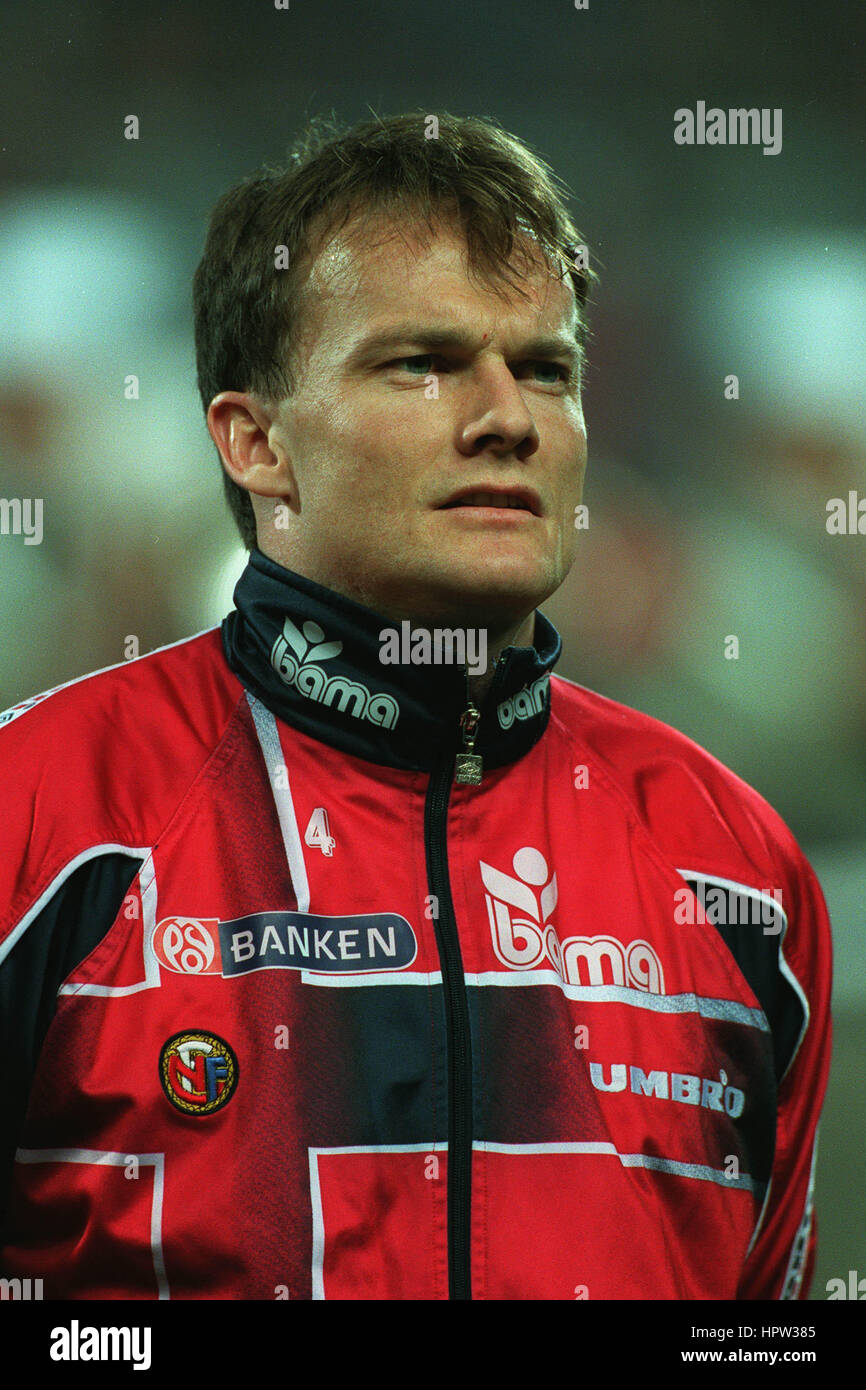 Frode hi-res stock photography and images - Alamy