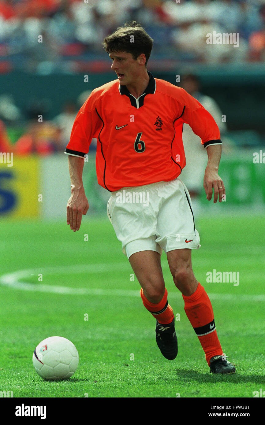 WIM JONK HOLLAND & PSV EINDHOVEN 09 March 1998 Stock Photo - Alamy