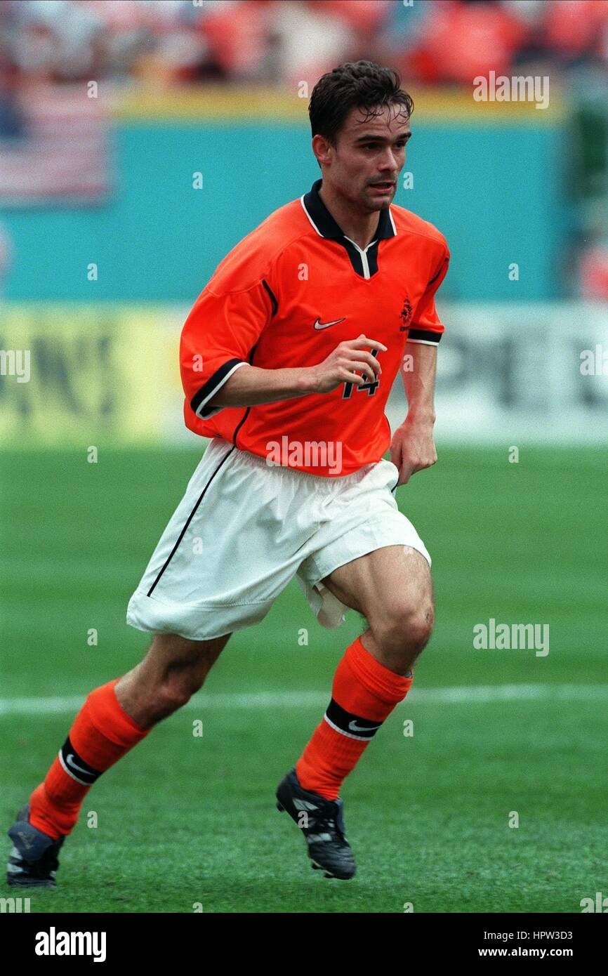 MARC OVERMARS HOLLAND & ARSENAL FC 12 March 1998 Stock Photo - Alamy